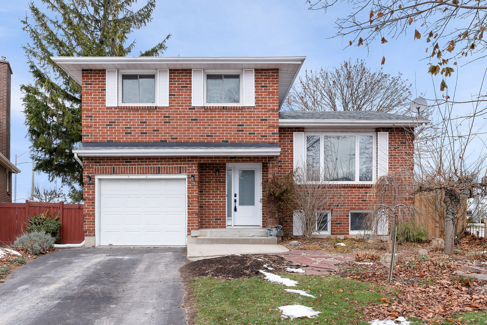 34 Balmoral Court, Unit #2 – House of Three